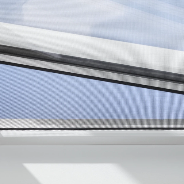 VELUX insect screen ZIU for flat roof windows | VELUX