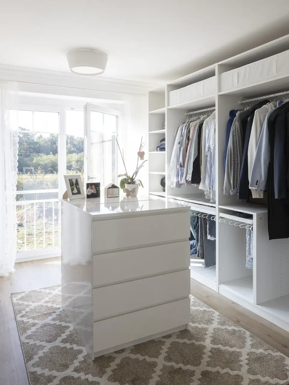 7 idées dressing chambre : créez un espace stylé et fonctionnel - VELUX