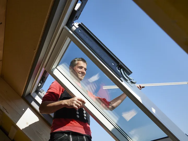 Dachfenster einbauen: Wissenswertes & Tipps | VELUX Magazin